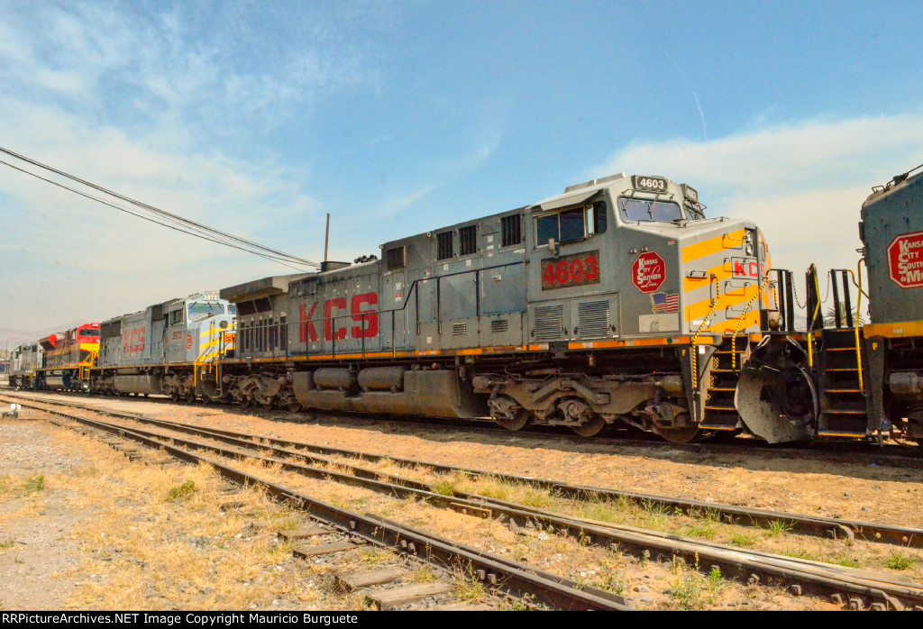 KCS AC4400 with gray paint scheme